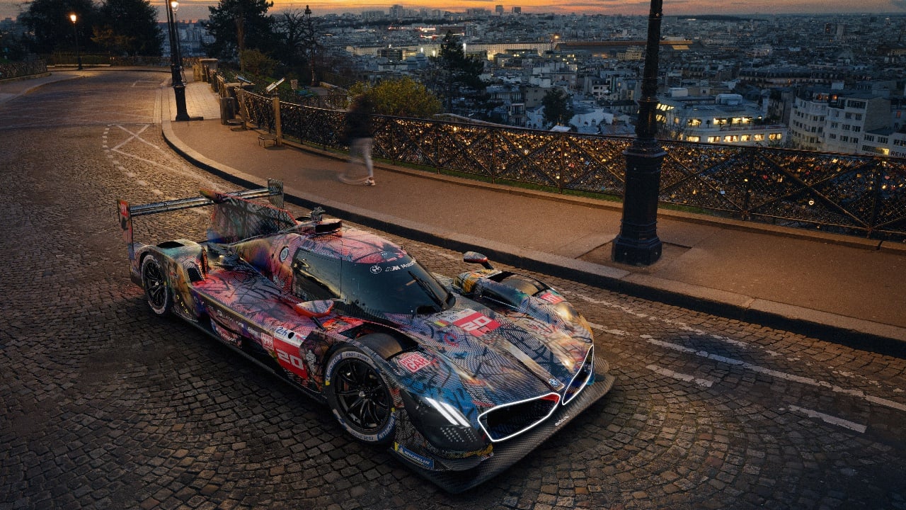 Die Kunst der Geschwindigkeit. Julie Mehretus BMW M Hybrid V8 Art Car.